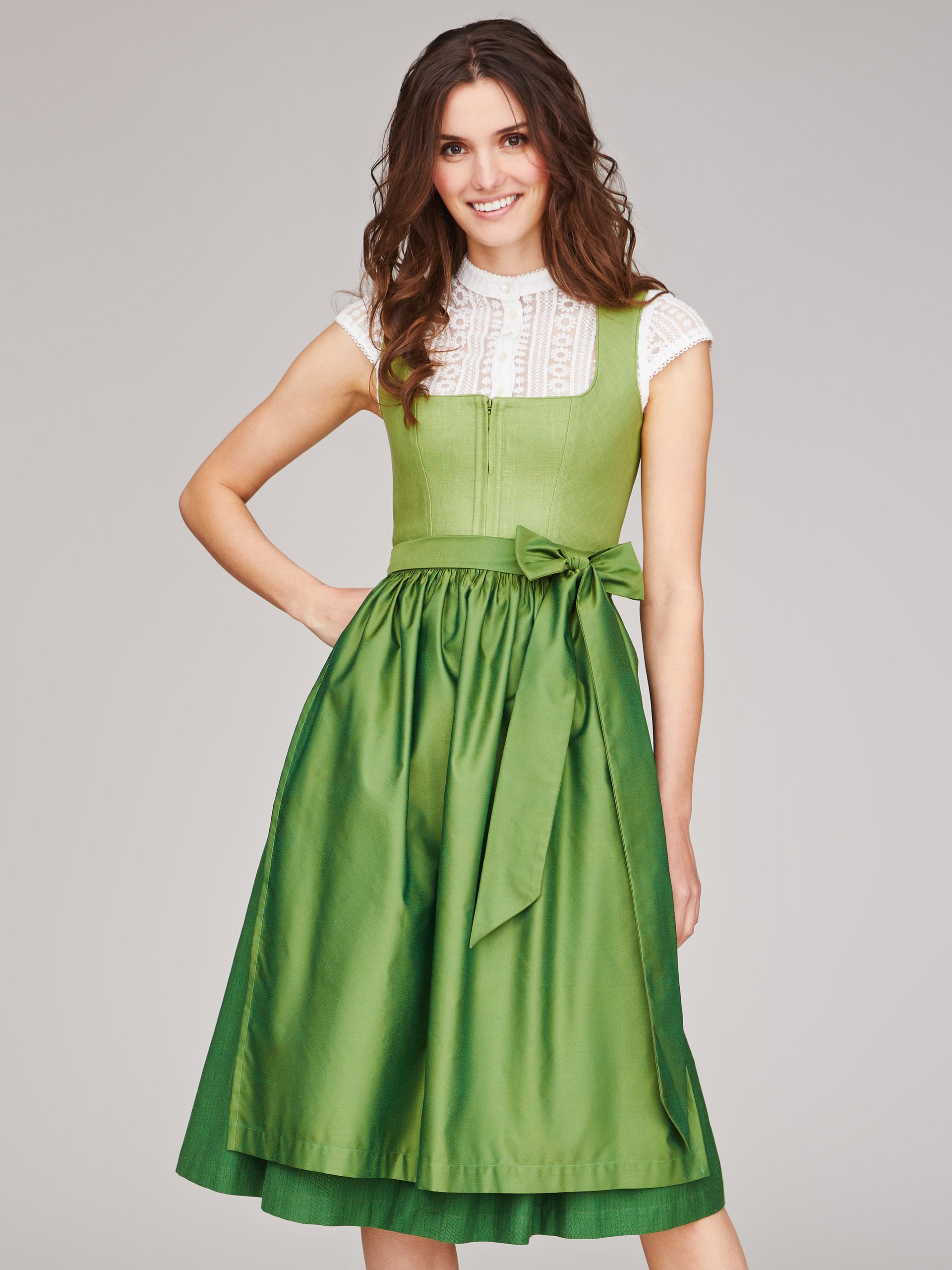 Dunkelgrünes Dirndl mit Samt-Mieder | CocoVero