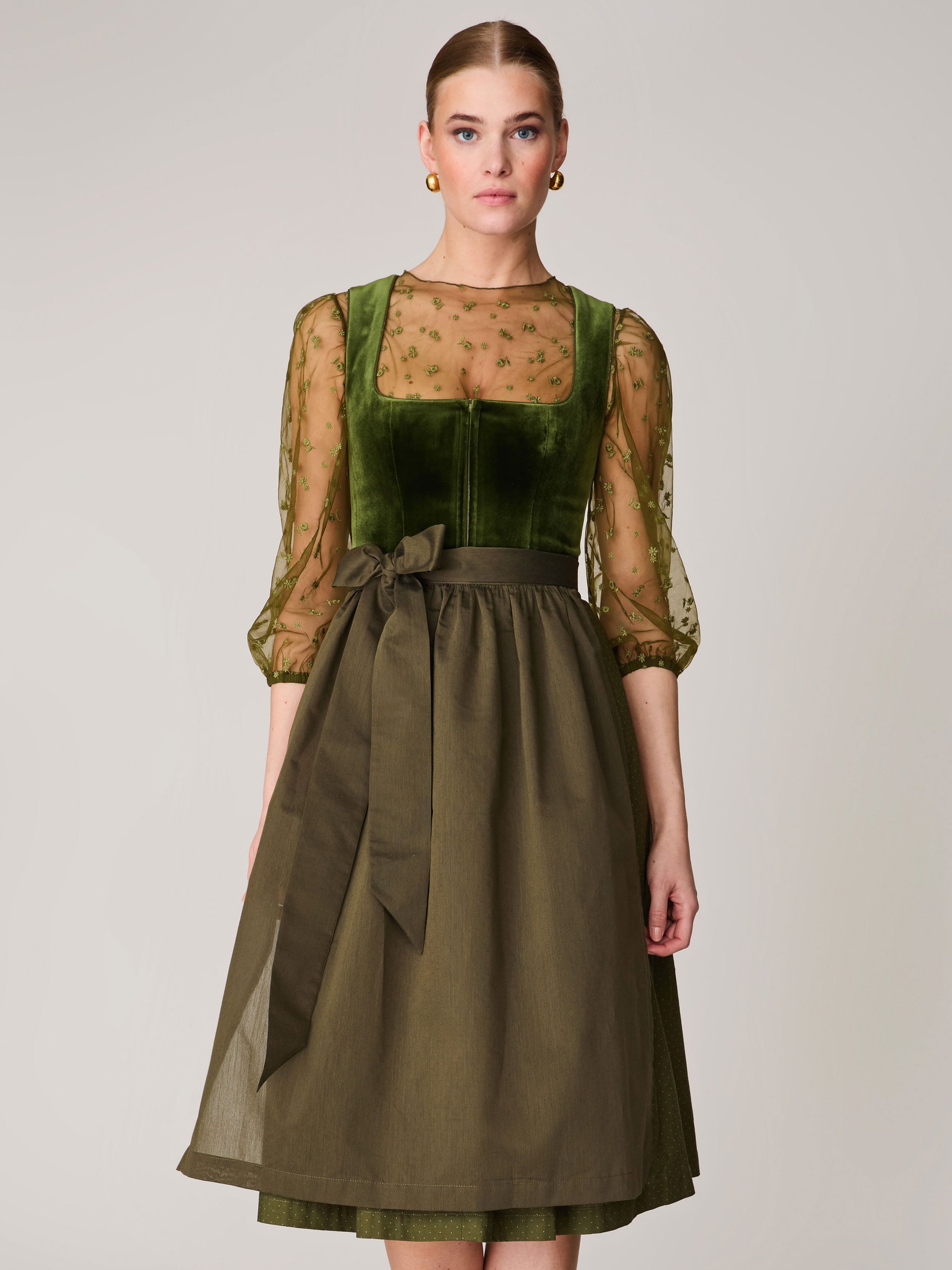 Limitierte Designer Dirndl entdecken | LIMBERRY