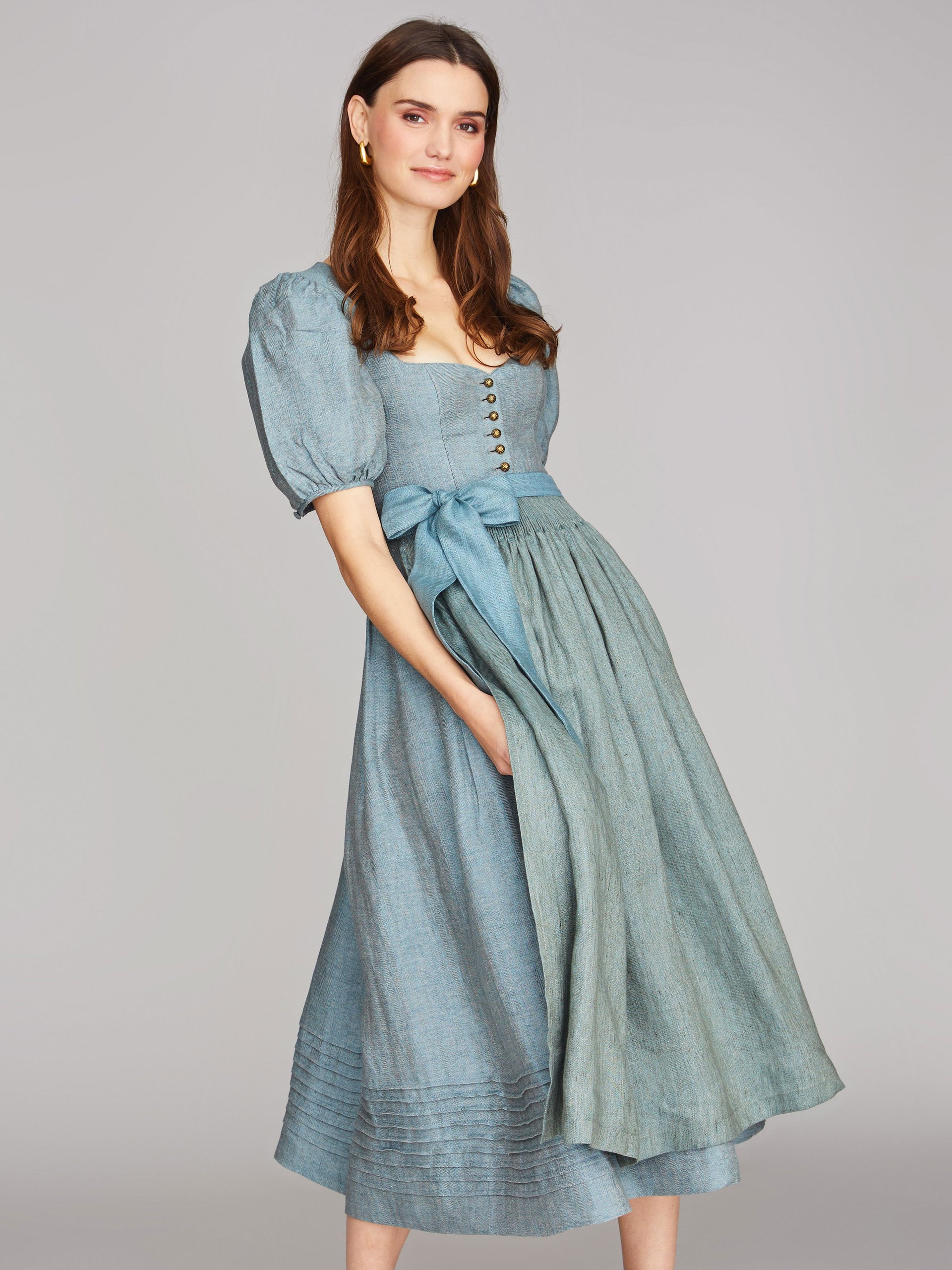 Einzigartige blaue Dirndl entdecken | LIMBERRY