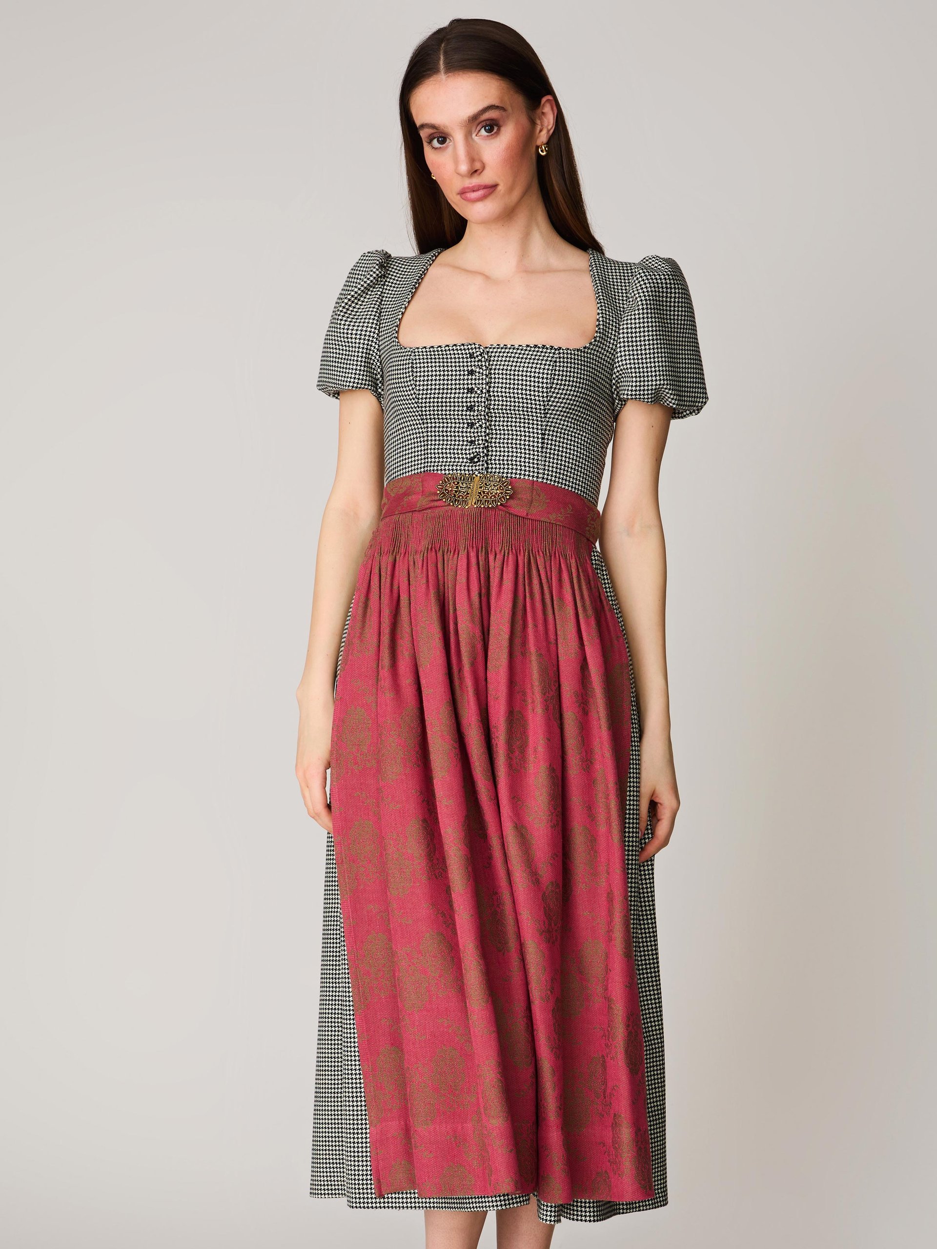 Limitierte Designer Dirndl entdecken | LIMBERRY