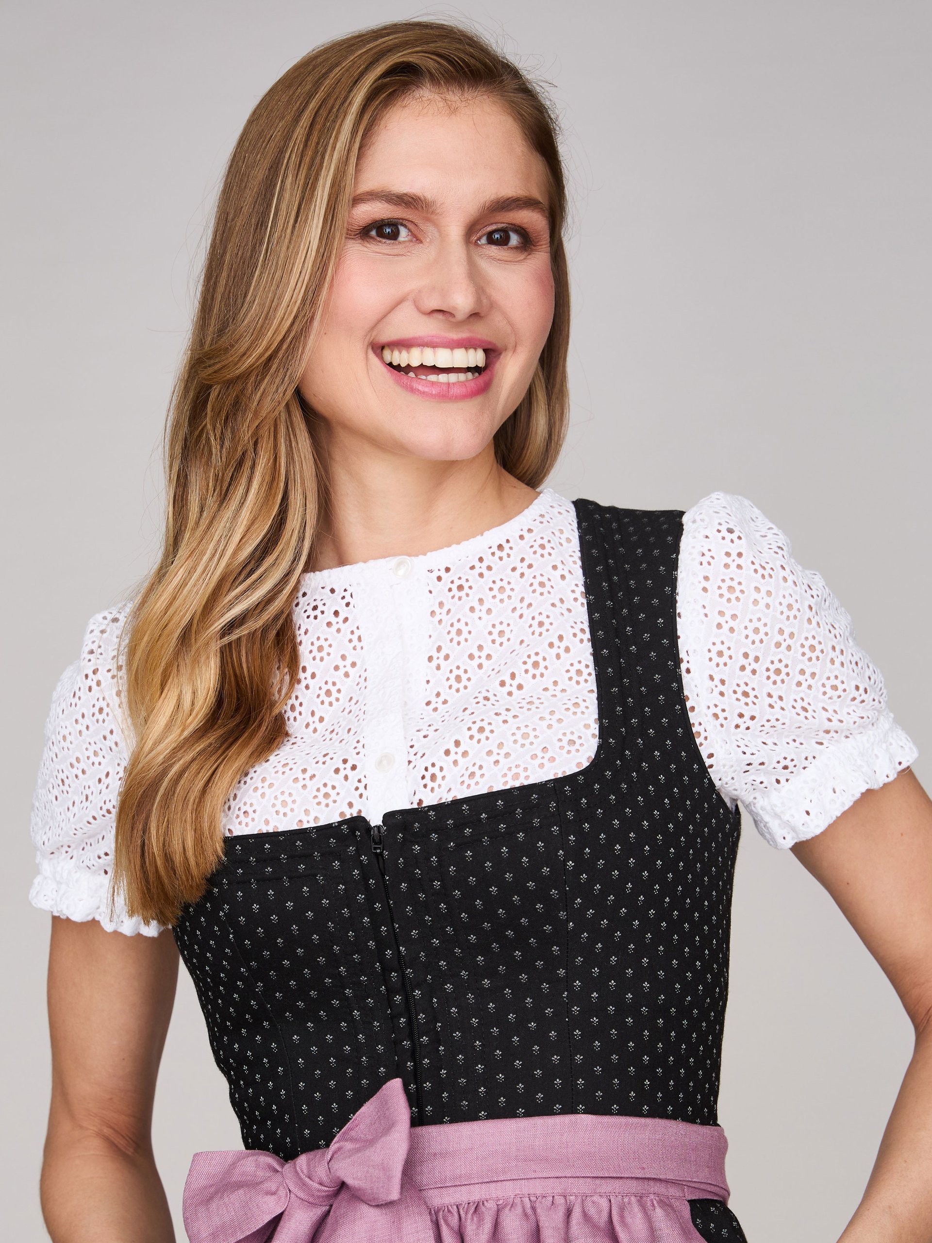 Dirndlbluse mit Pünktchen | LIMBERRY