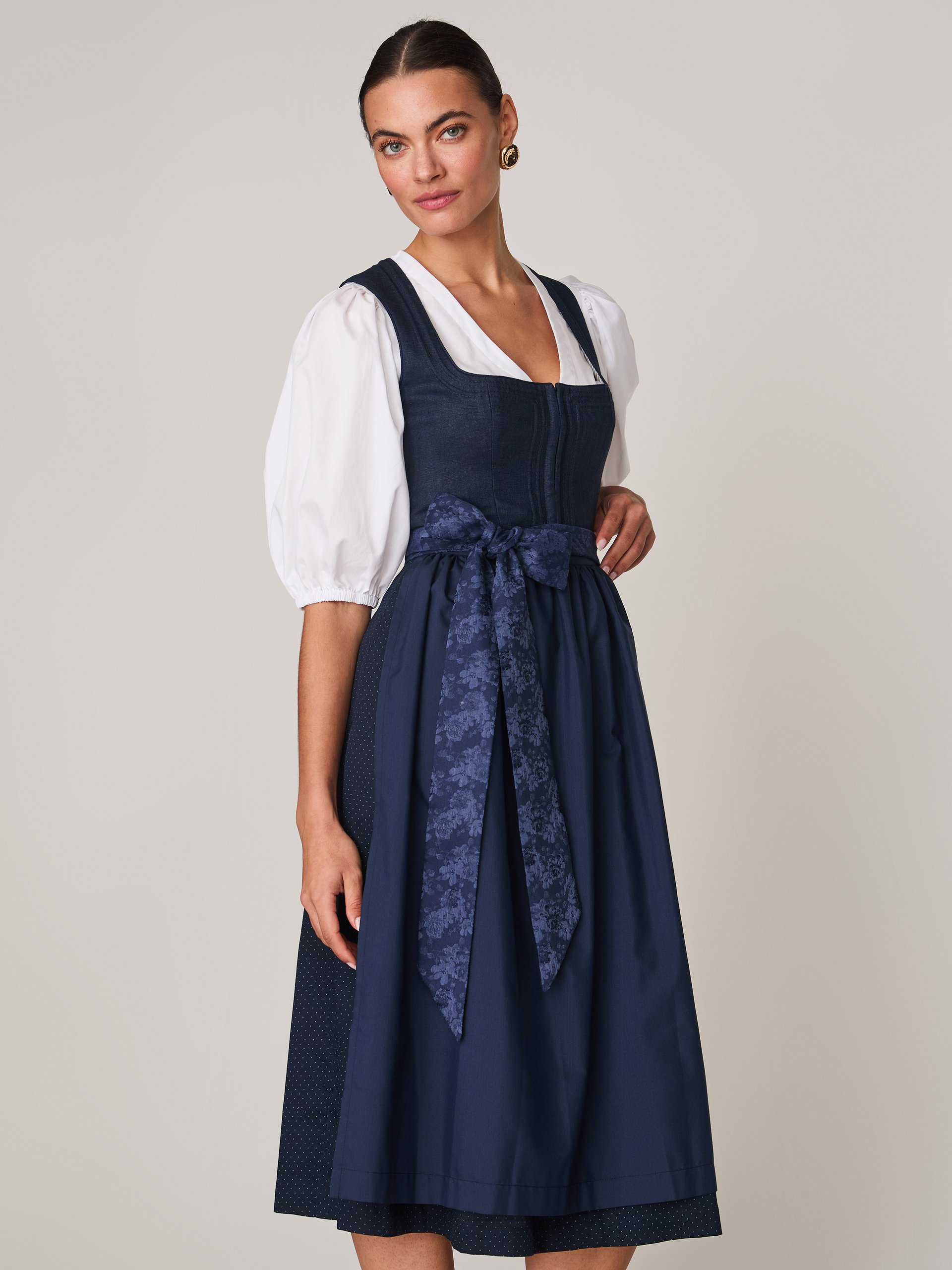 Exklusive Leinendirndl online kaufen | LIMBERRY