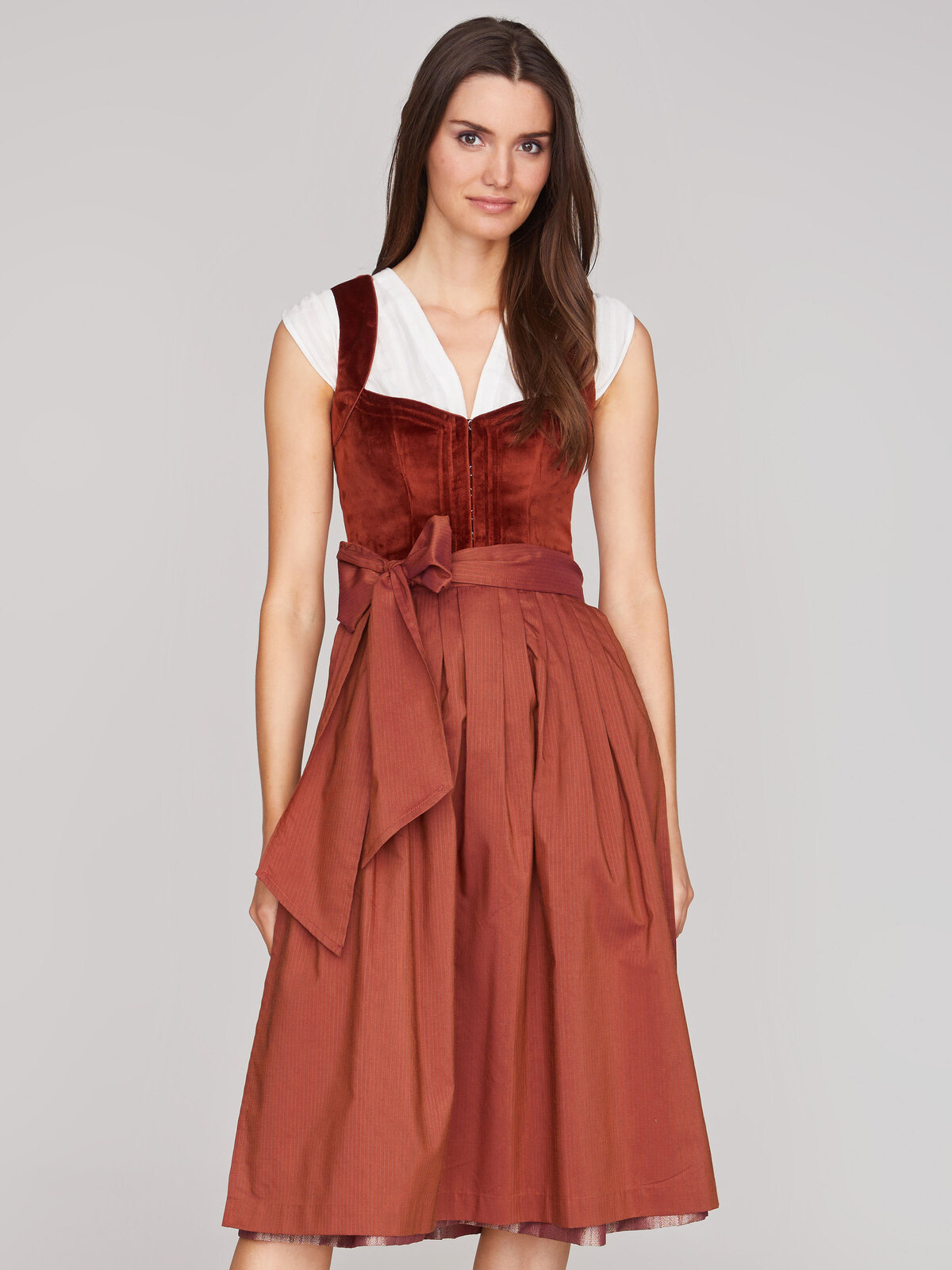 Samtdirndl online kaufen | LIMBERRY