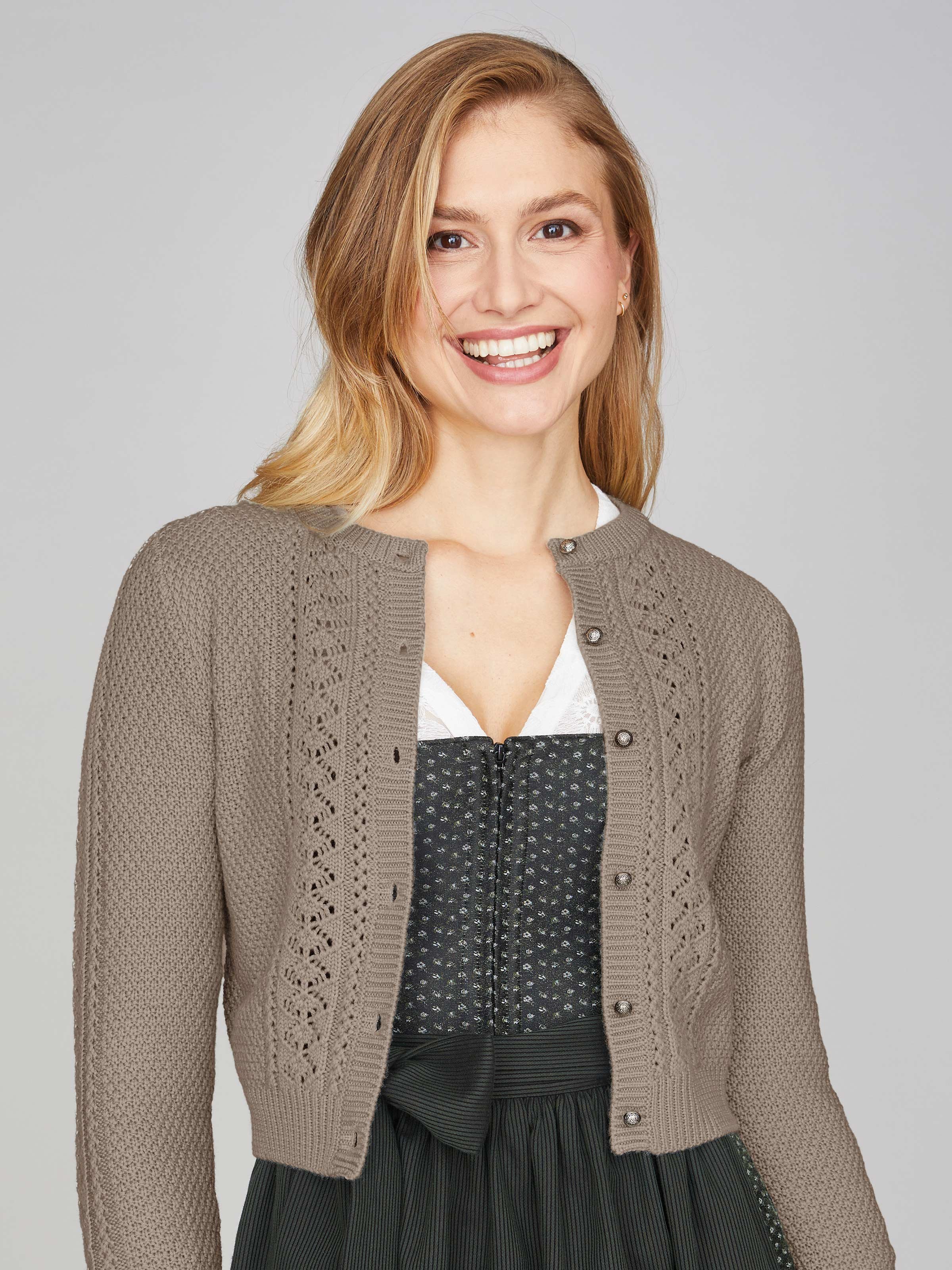 Hochwertige Trachtenmode für Damen | LIMBERRY