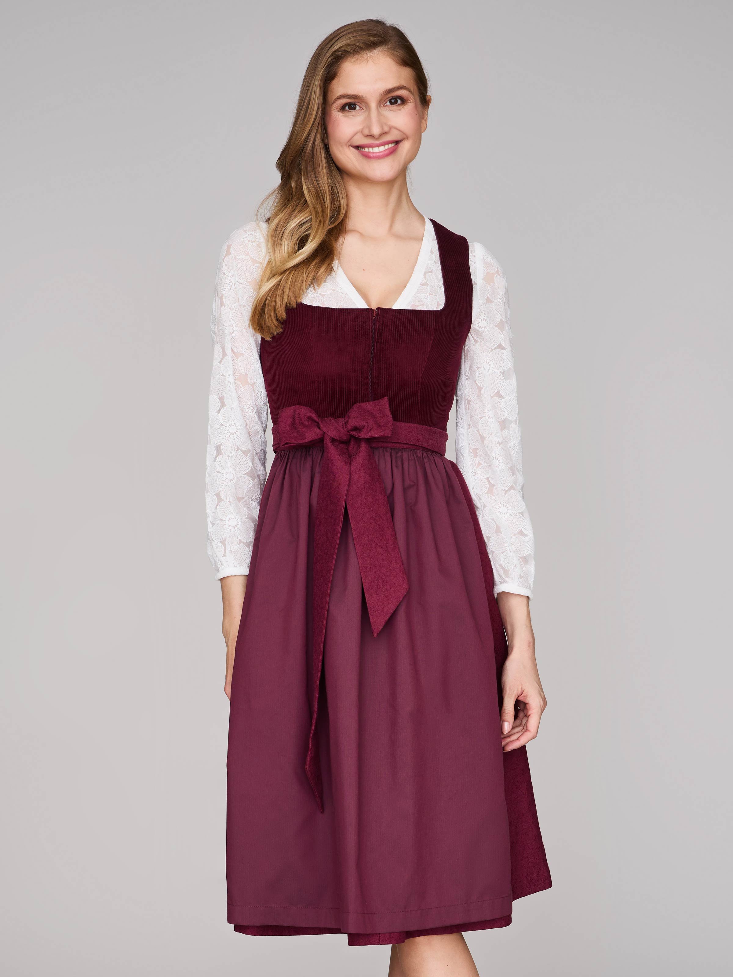 Dirndl kaufen - Trachten Trends 2025 entdecken | LIMBERRY