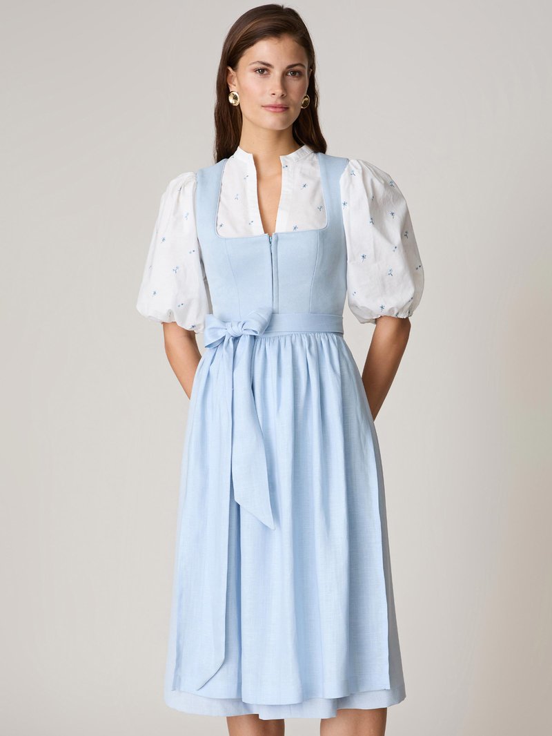 Einzigartige blaue Dirndl entdecken | LIMBERRY