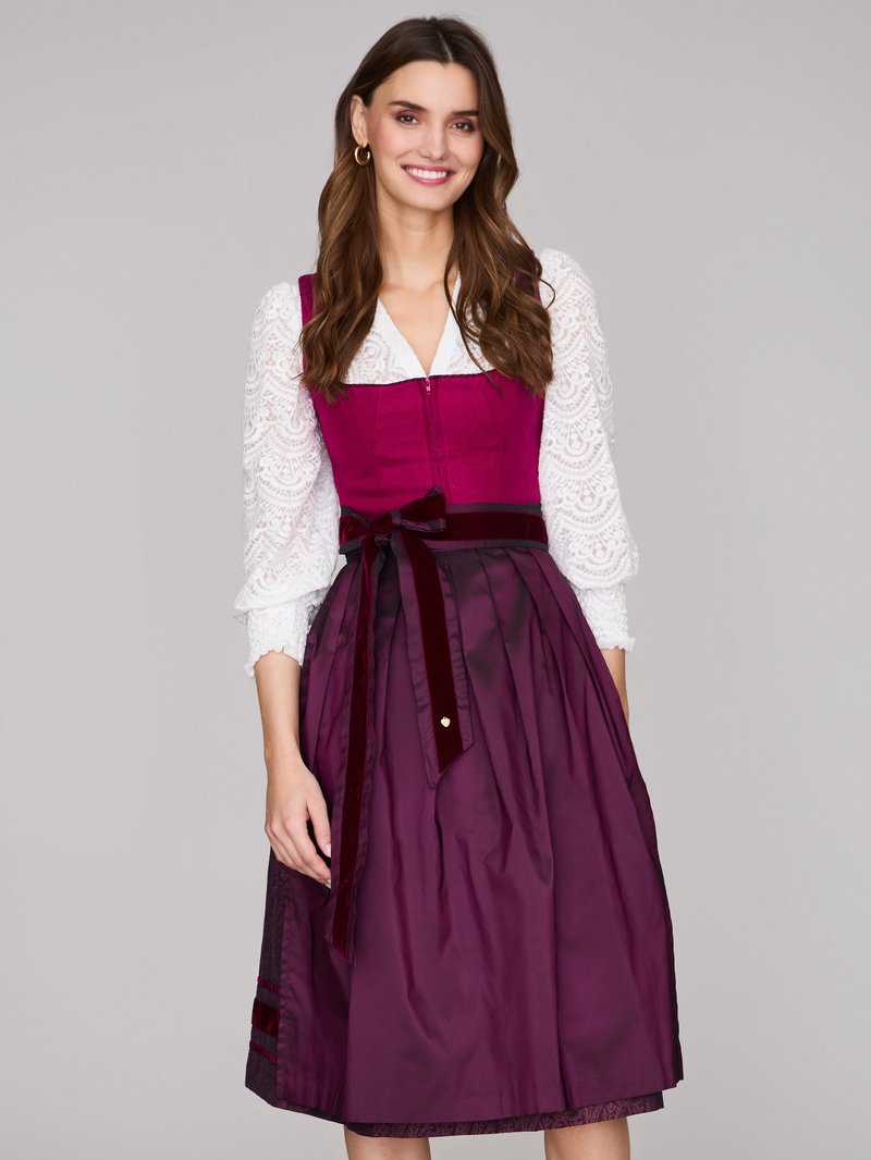 Altrosa Dirndl mit dekorativer Schnalle | AlpenHerz