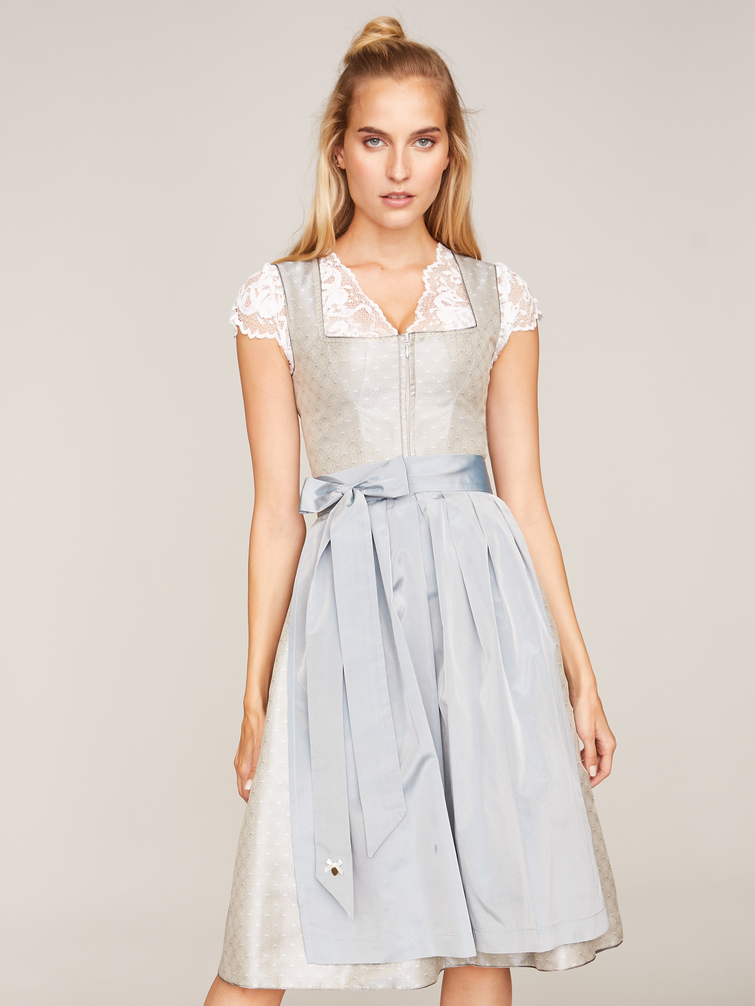 Limitierte Designer Dirndl entdecken | LIMBERRY