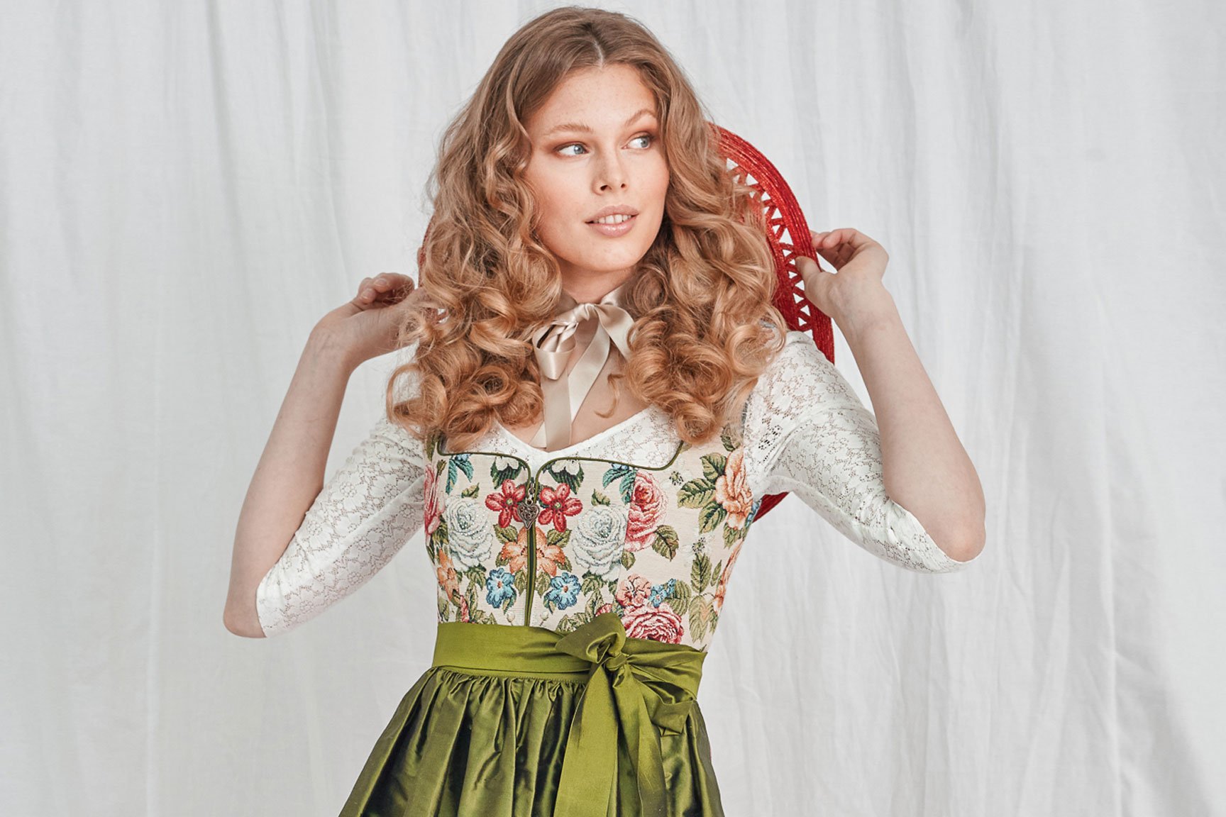 Limitierte Designer Dirndl entdecken | LIMBERRY