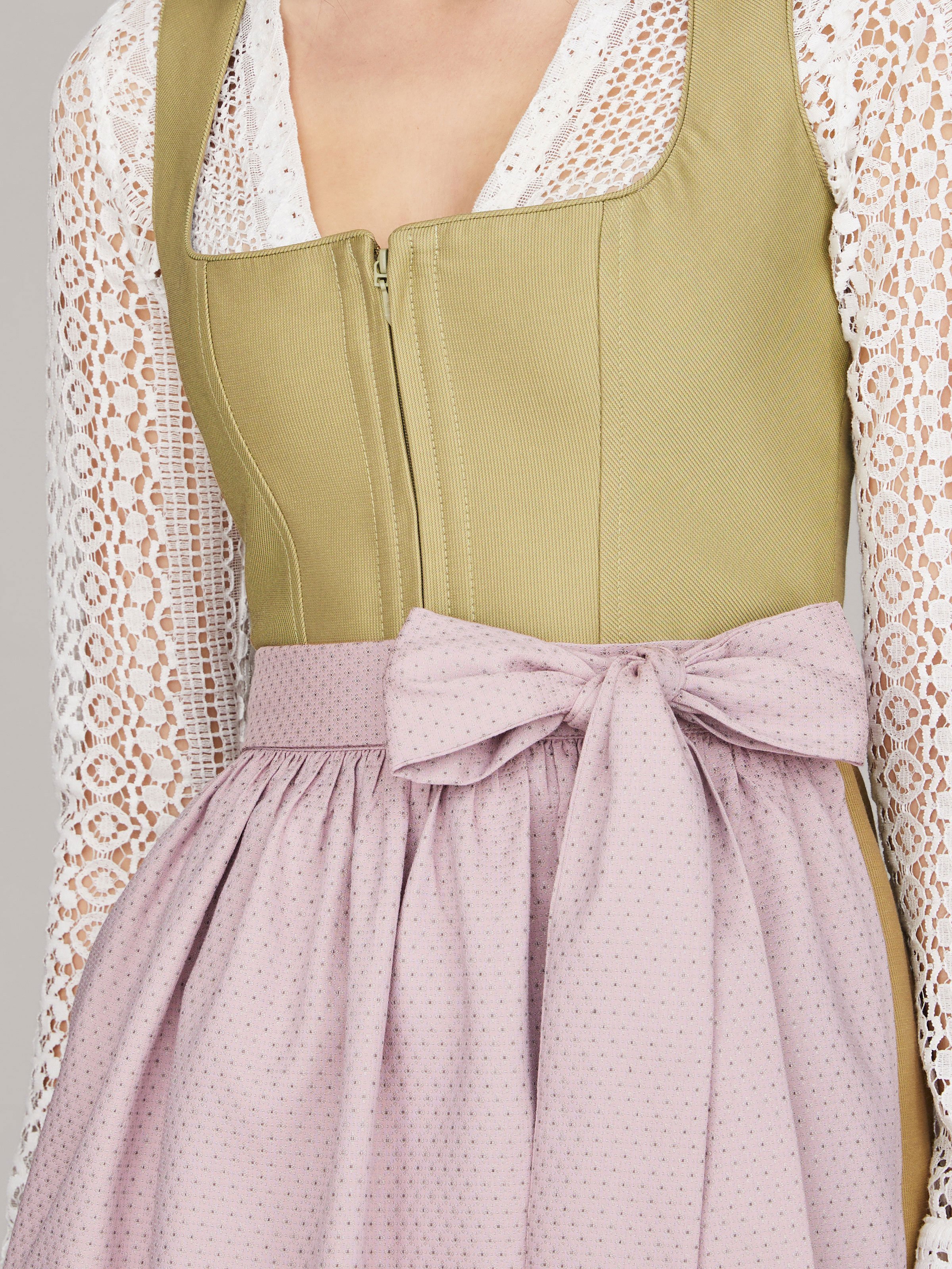 Hellgrünes Dirndl | LIMBERRY