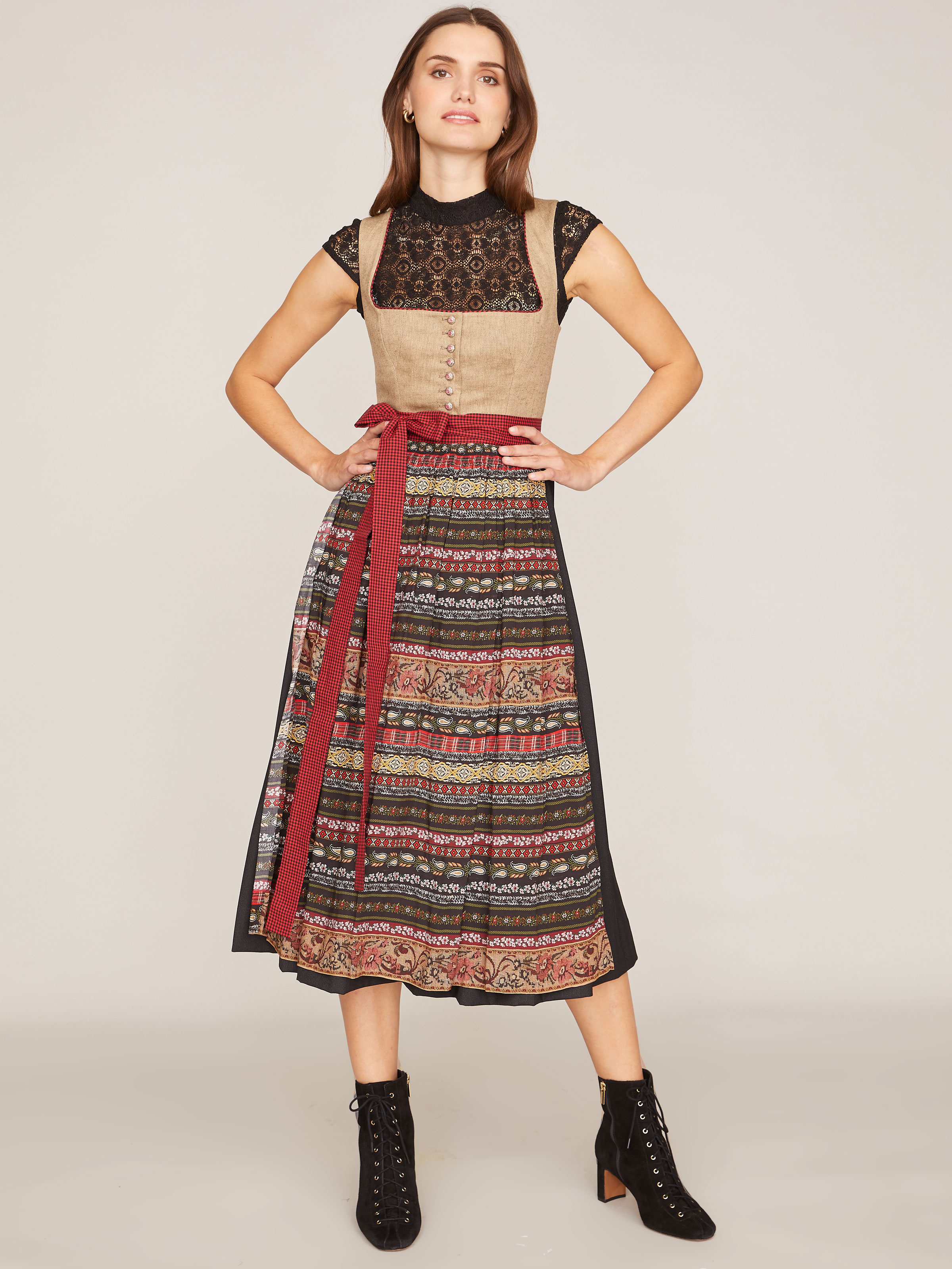 Limitierte Designer Dirndl entdecken | LIMBERRY